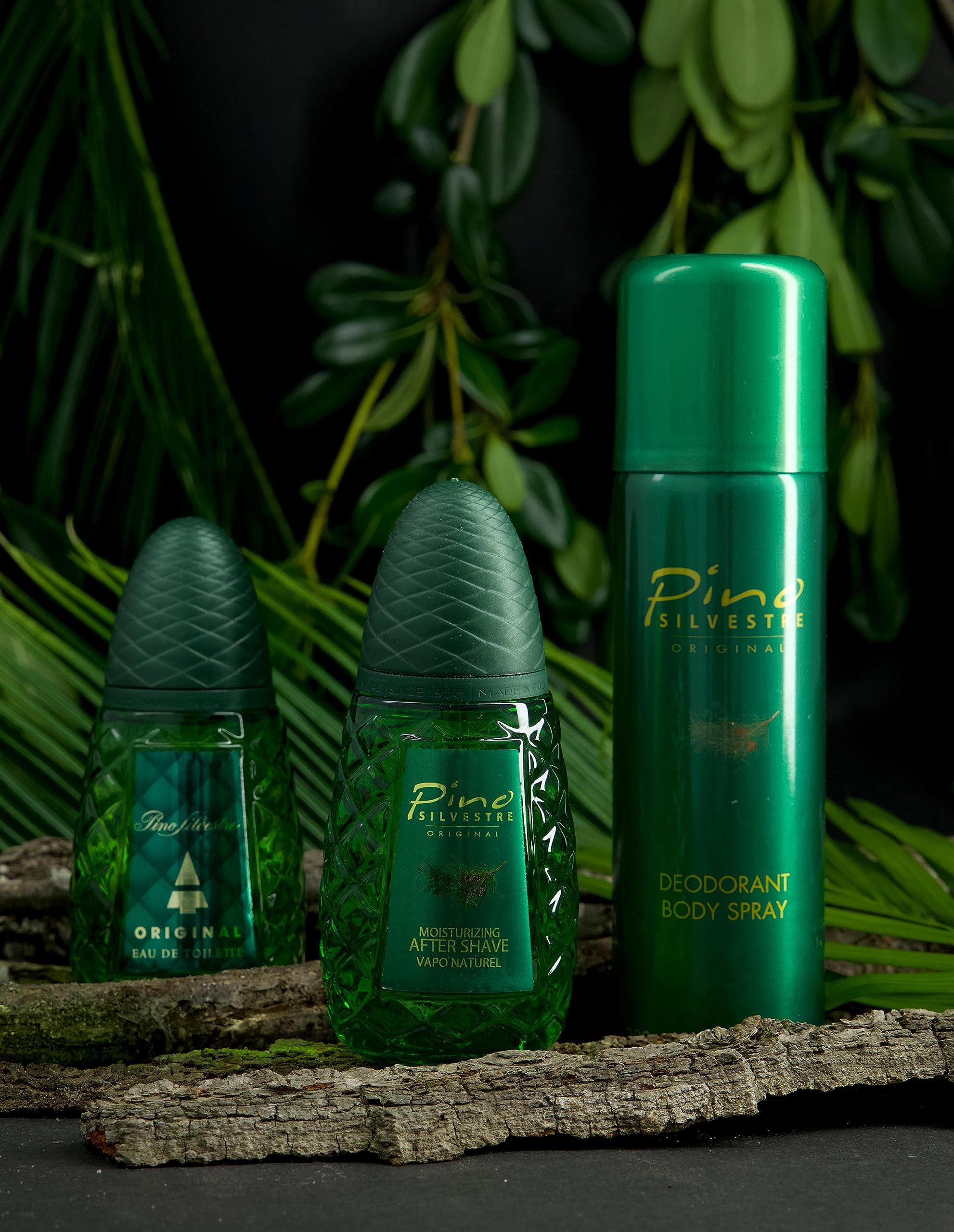 Pino Silvestre Moisturizing After Shave - An Original Treatment For Post Shaving - An Organic, Cooling Moisturizer Serum For The Face - A Tree Scented Travel Sized Bottle - 4.2 Oz Aftershave Spray