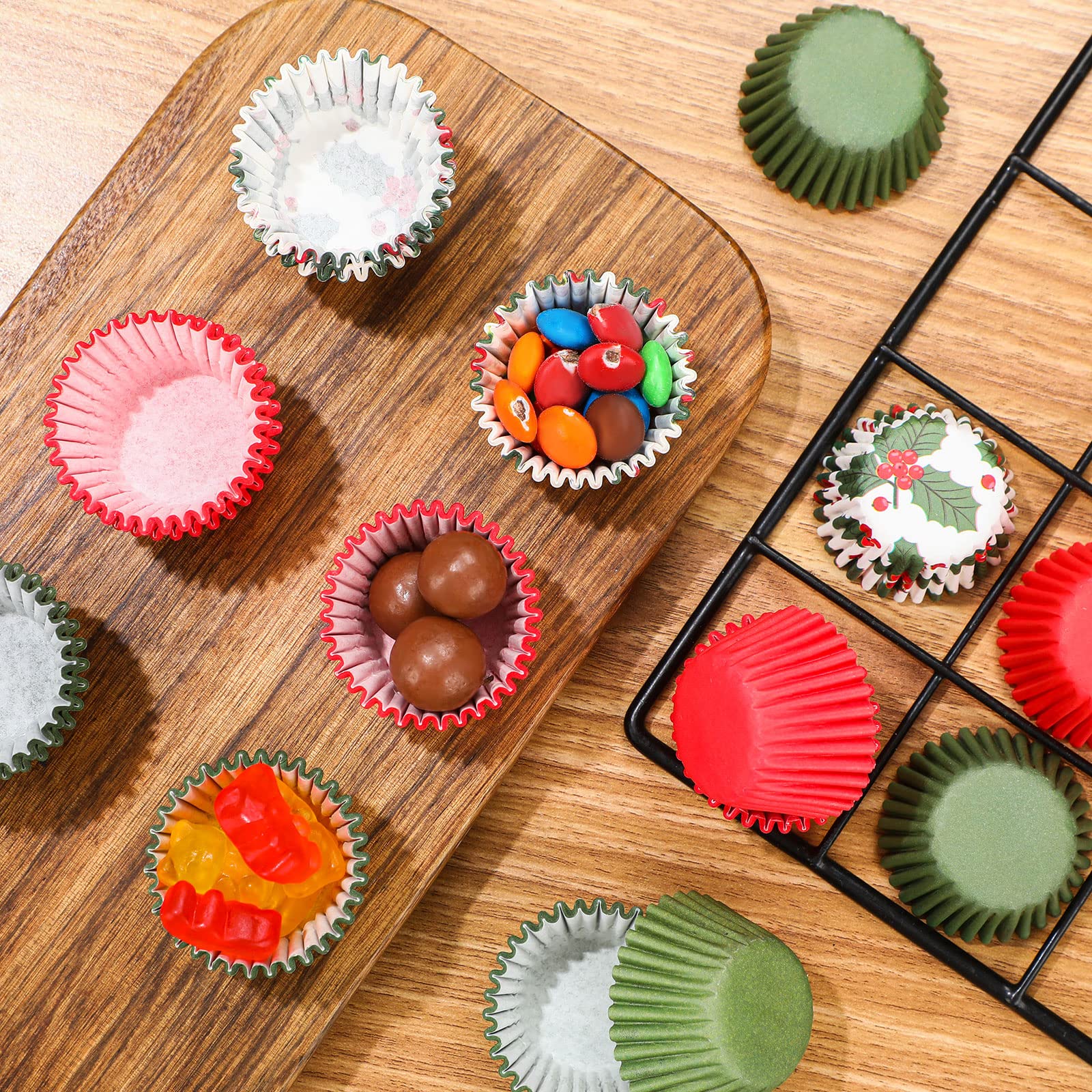 600 Pcs Christmas Cupcake Liners Mini Muffin Liners Paper Candy Cups 1.3 Inch Holly Print Baking Cups Small Xmas Cupcake Wrappers Cupcake Liners for Baking Truffles Chocolates Making (Elegant Style)
