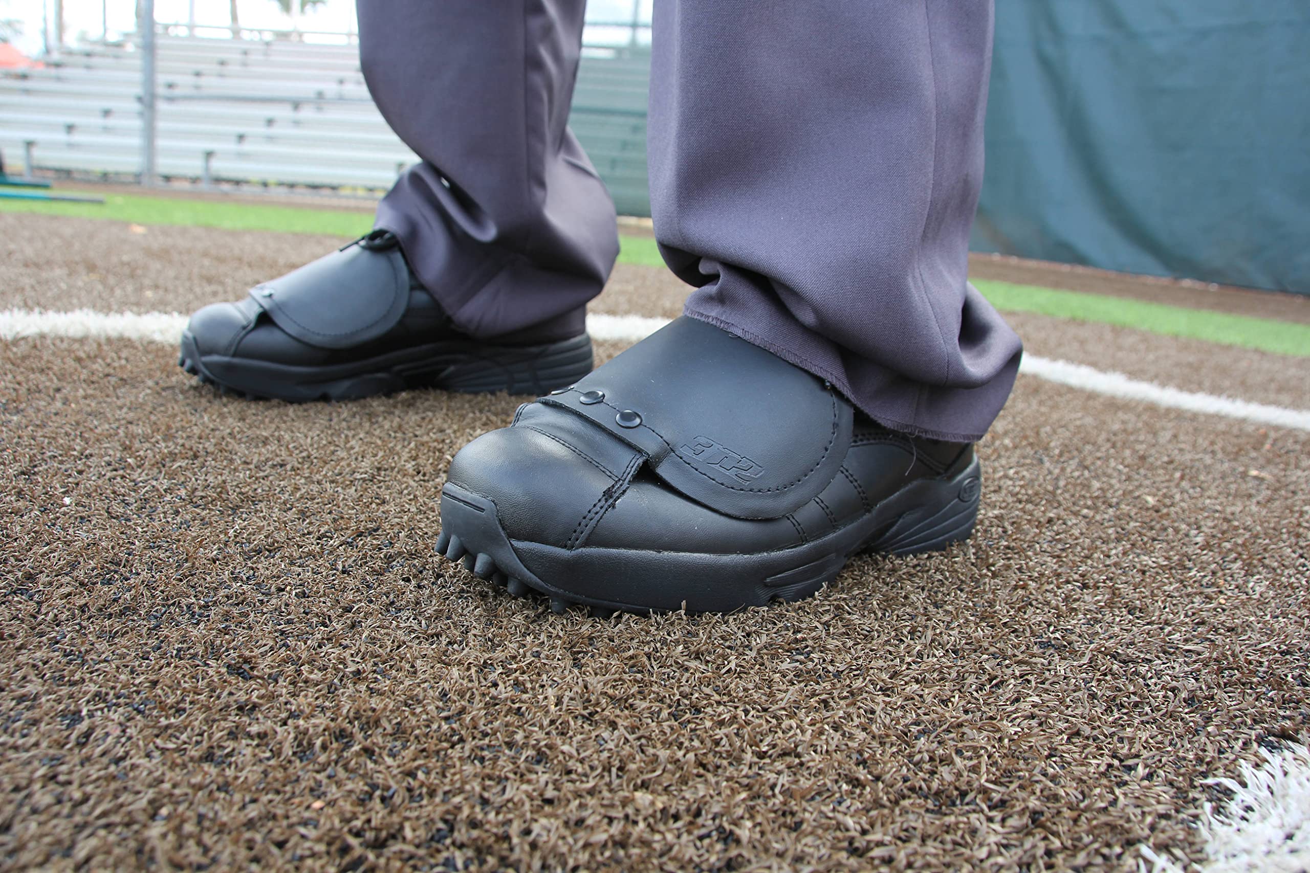 3N2 Men's Reaction Pro Plate Lo-Umpire Shoe Baseball, Black, 11 Wide