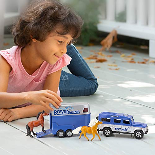 Breyer Horses Farms Land Rover and Tag-a-Long Trailer and Playset | Die Cast | 3.25” H x 10.5” L x 2.5” D | 2 Stablemates Horses Included | 1:32 Scale | Model #59216, Multi