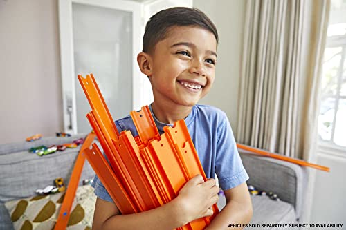 Hot Wheels Track Builder Playset Split Loop Pack & 1 Toy Car in 1:64 Scale, Compatible with Other Hot Wheels Sets and Track Builder Straight Track Set, 37 Component Parts & 1:64 Scale Toy Car