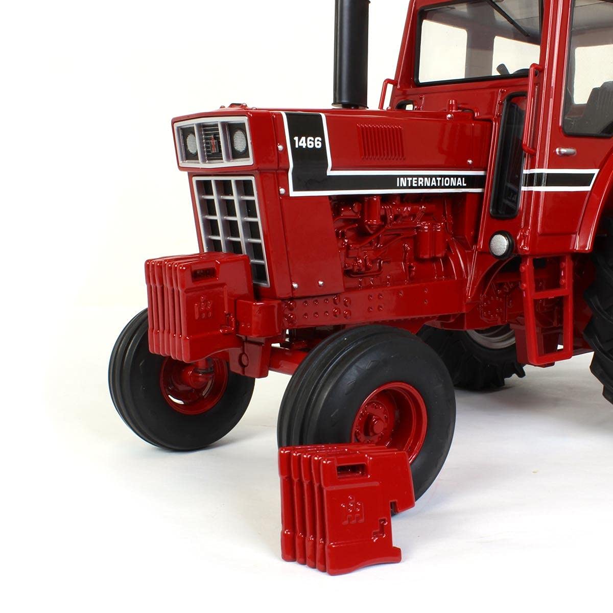 ERTL 1/16 International Harvester 1466 Black Stripe 2WD w/Cab & Rear Duals, Prestige Collection 44260