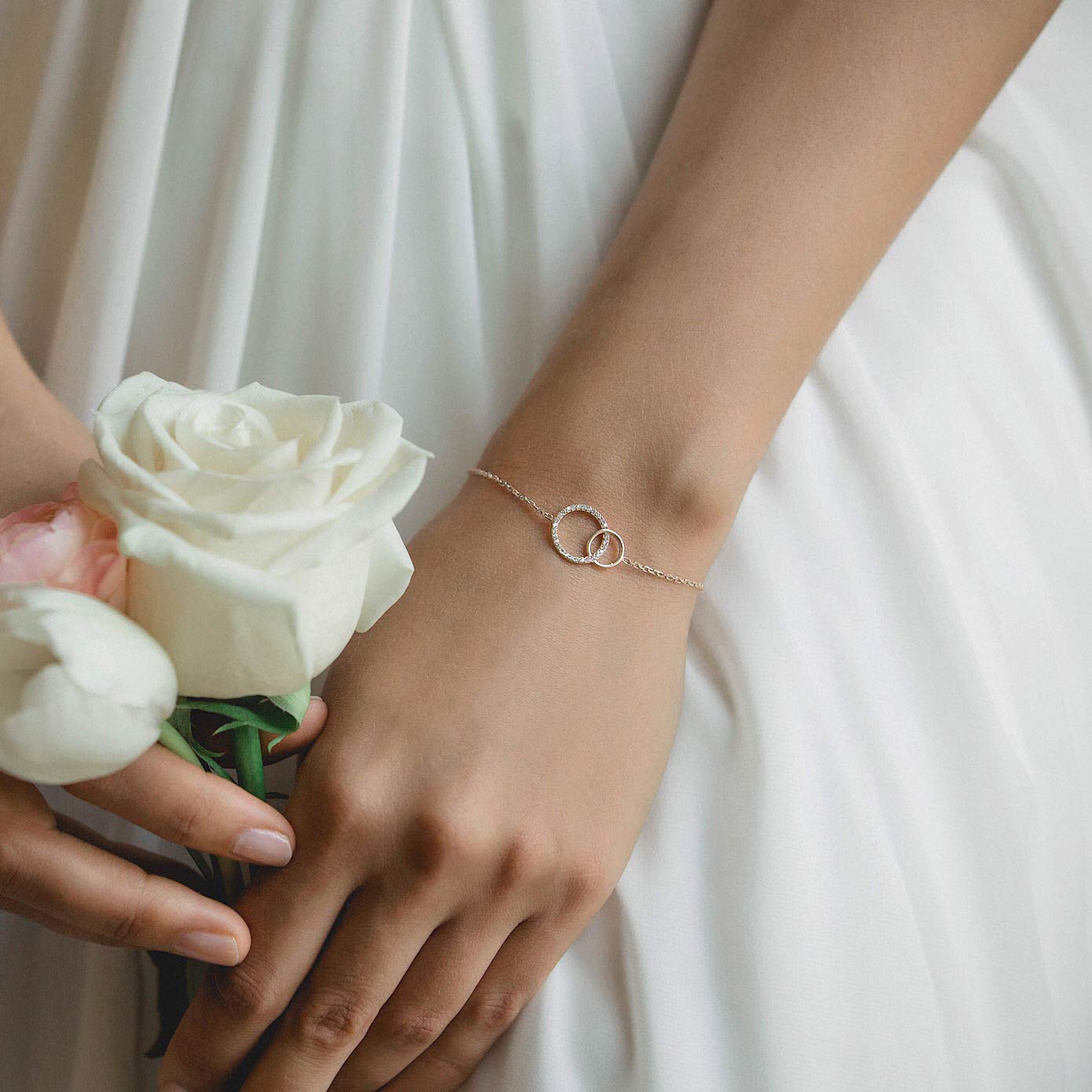 A+O Mother of The Groom Gift - Interlocking Circles Bracelet in Silver