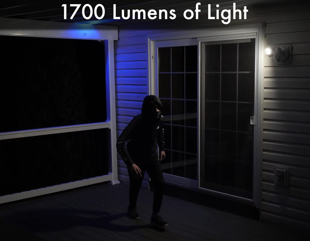 Outdoor Motion Sensor Tracking Floodlight WiFi Security LED Light Camera (White) Versonel Nightwatcher VSL95 Robotic, 1080p, NO Monthly Fees, Free App, Alexa, Google Assistant, Smart Things, 32GB SD
