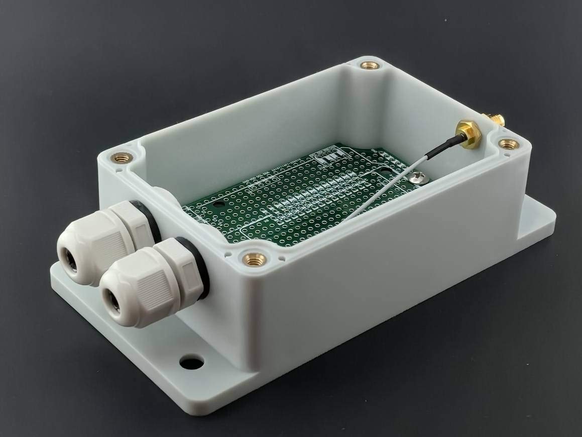 qBox DIY IOT Enclosure Kit (One SMA), IOT Enclosure for Arduino MKR Feather ESP32 Cellular LoRa WiFi Board, Waterproof IP65 Enclosure with Glands, prototyping PCB and SMA Connector