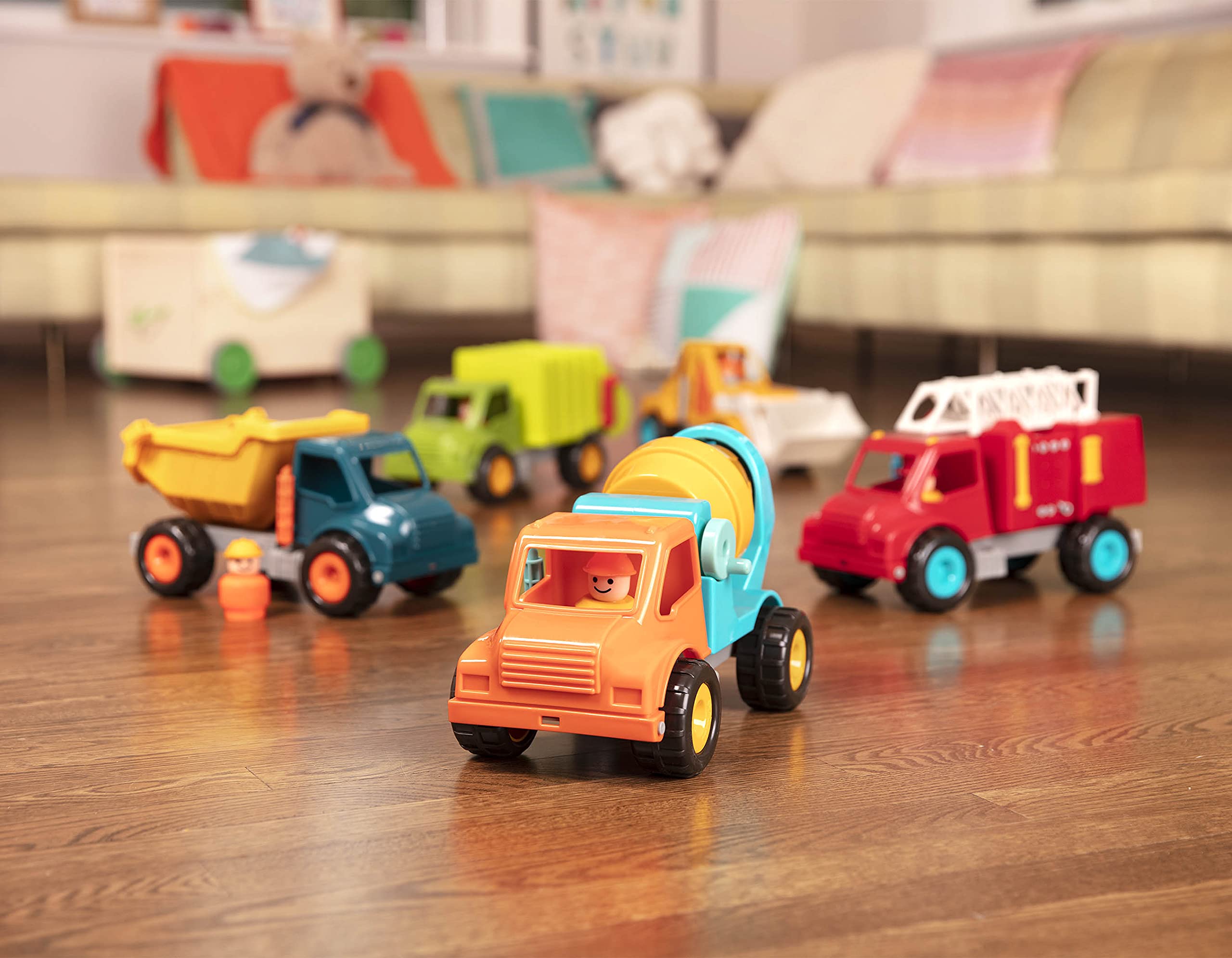 Battat – Toy Fire Truck & Figures – Classic Toddler Trucks – Red Fire Engine Toy – Soft Rubber Wheels – 18 Months + – Fire Engine