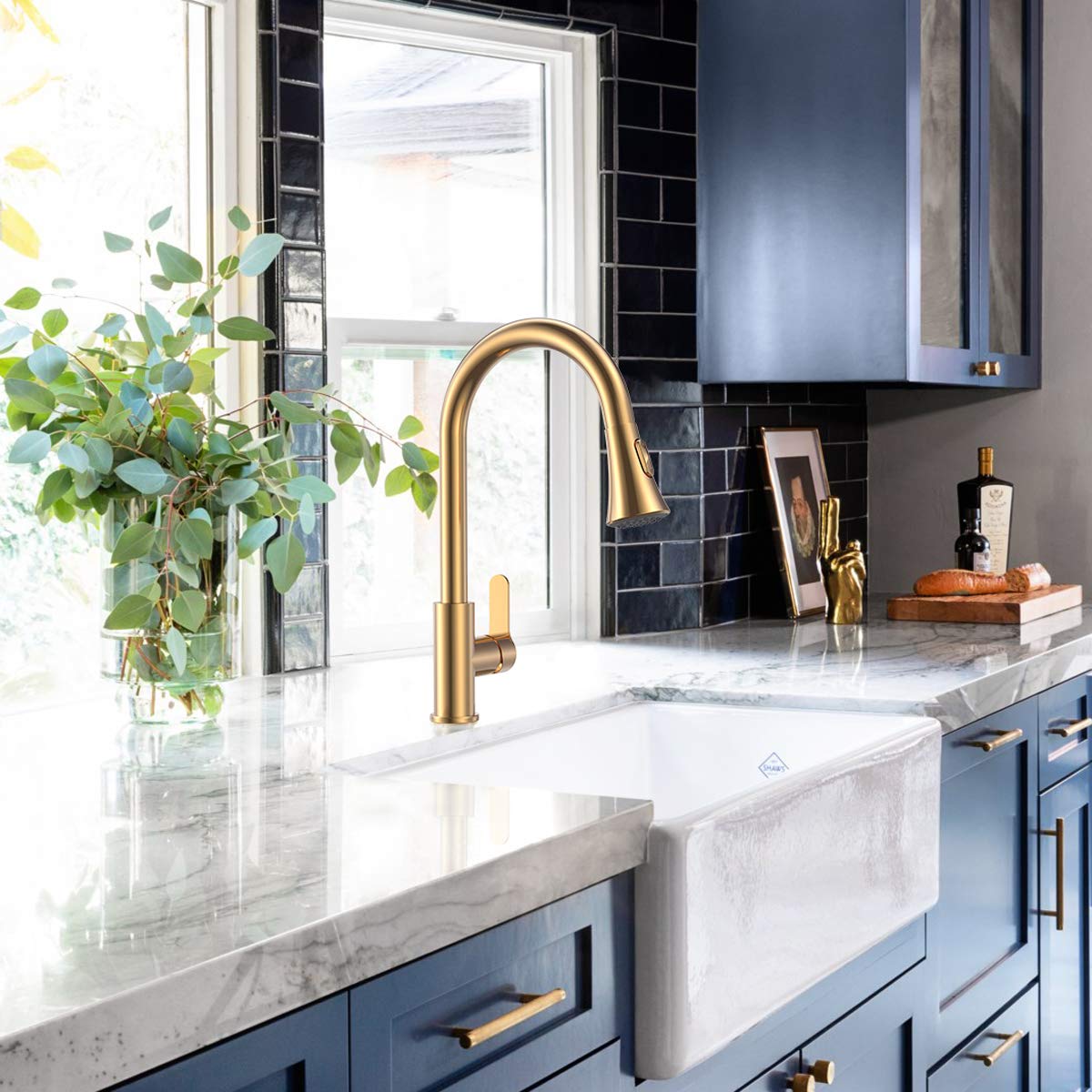 AMAZING FORCE Gold Kitchen Faucet Modern Pull Out Kitchen Faucets Stainless Steel Single Handle Kitchen Sink Faucet with Pull Down Sprayer 3 Hole Kitchen Faucet Mixer Tap 1.8 GPM