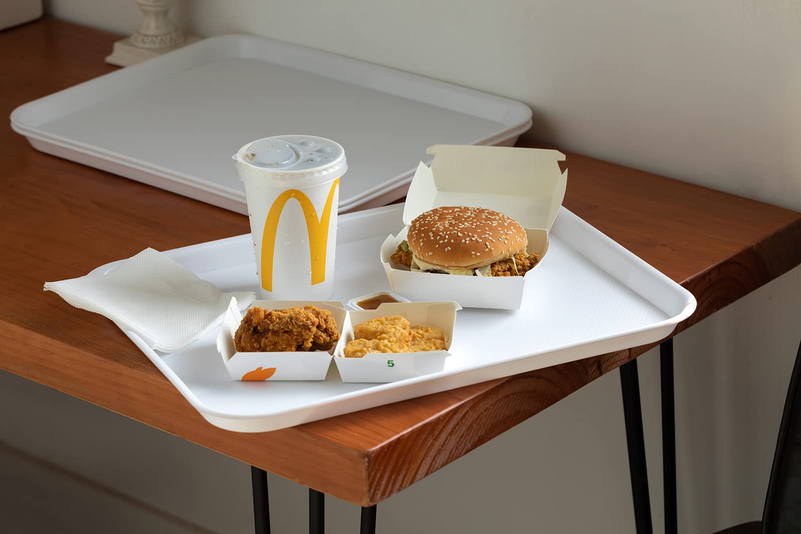 Aebeky Plastic Cafeteria Trays,Fast Food Serving Trays,13"X17",Set of 6(White)
