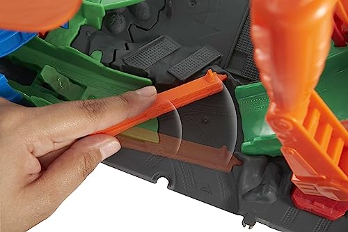 Hot Wheels Toy Car Track Set City Dragon Drive Firefight & 1:64 Scale Toy Firetruck, Connects to Other Sets