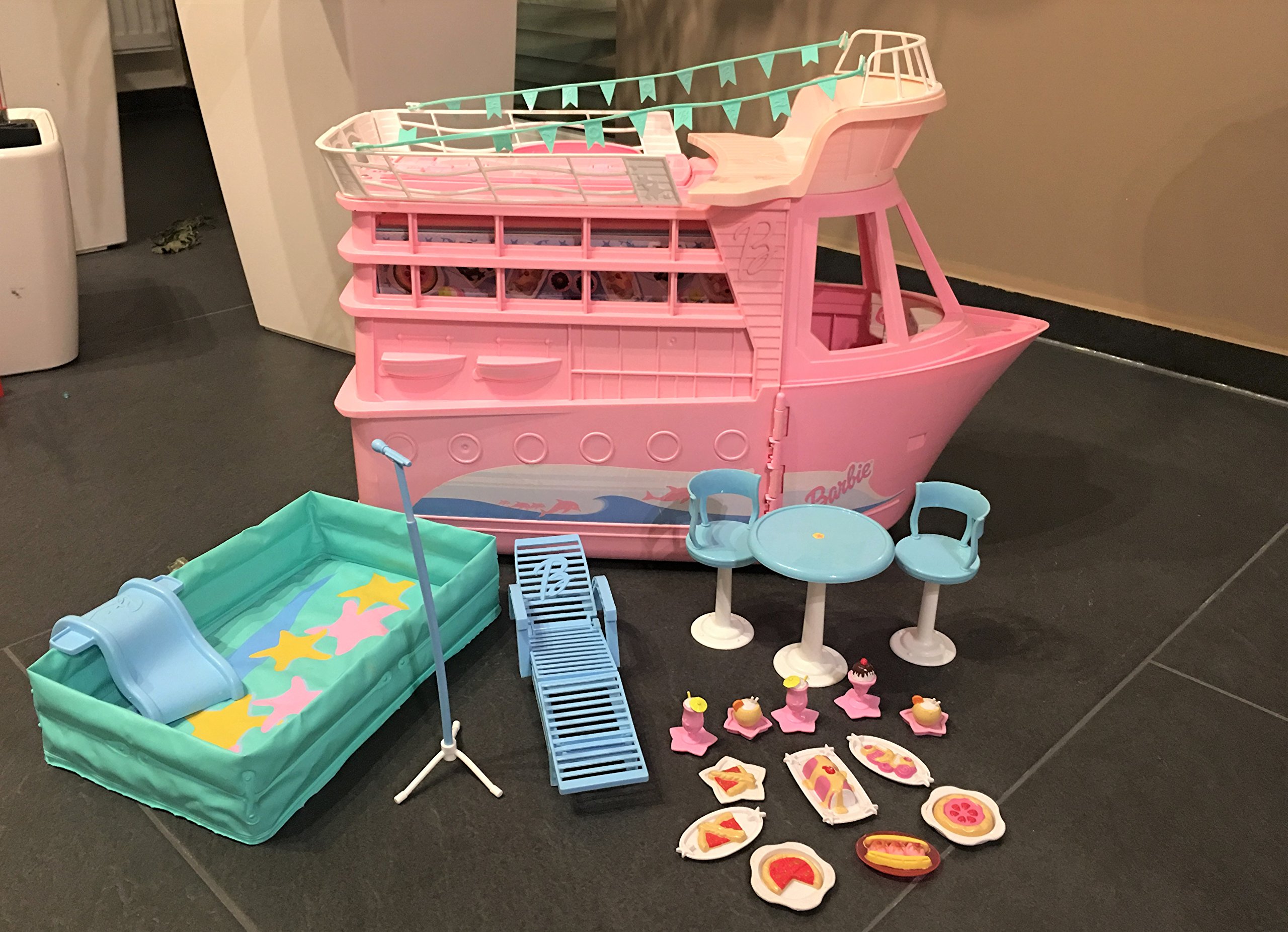 Barbie CRUISE SHIP Playset w Child Size CAMERA Activates Tropical SOUNDS! (2002)