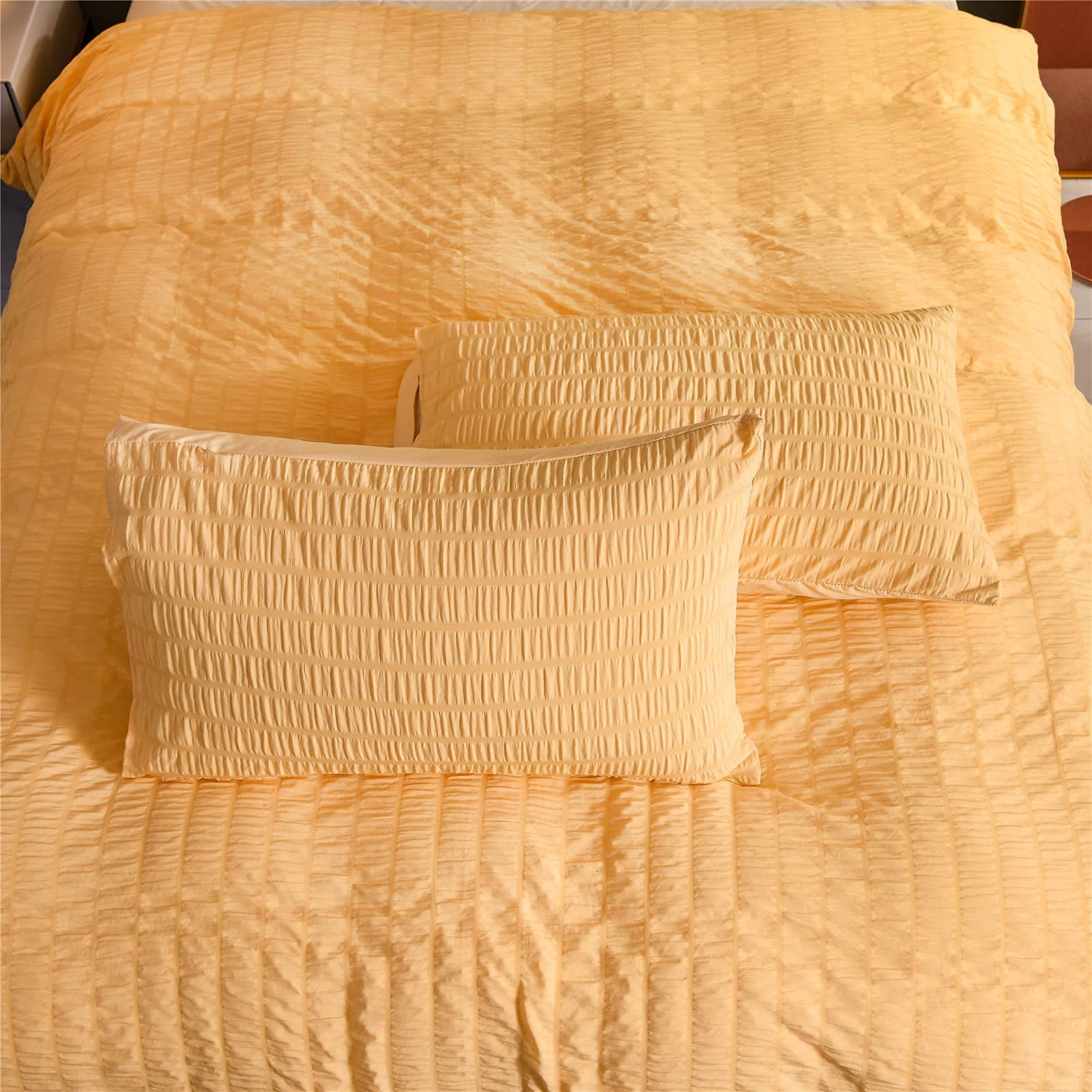 A Nice Night Seersucker Chic Comforter Set,Hotel Style Bedding Set,Soft Microfiber and Durable Bedding Set for All Seasons (Yellow, Queen(88-by-88-inches))