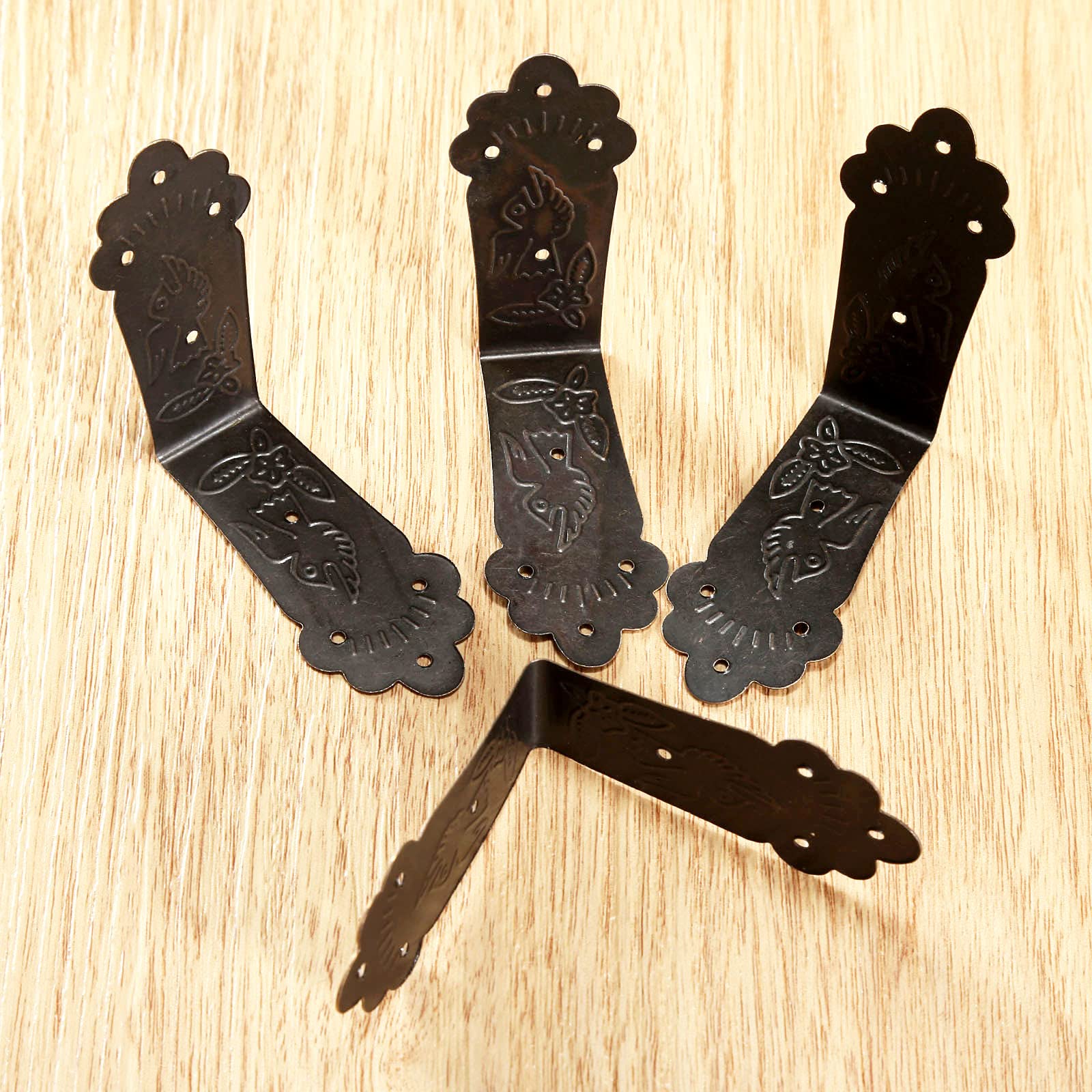 dophee 4Pcs Antique L Shaped Corner Guards, Embossing Decorative Edge Corner Bracket Corner Protectors Guard Cover with Mounting Screws for Chest Case Wooden Box - 2.17"x2.17"x0.98"