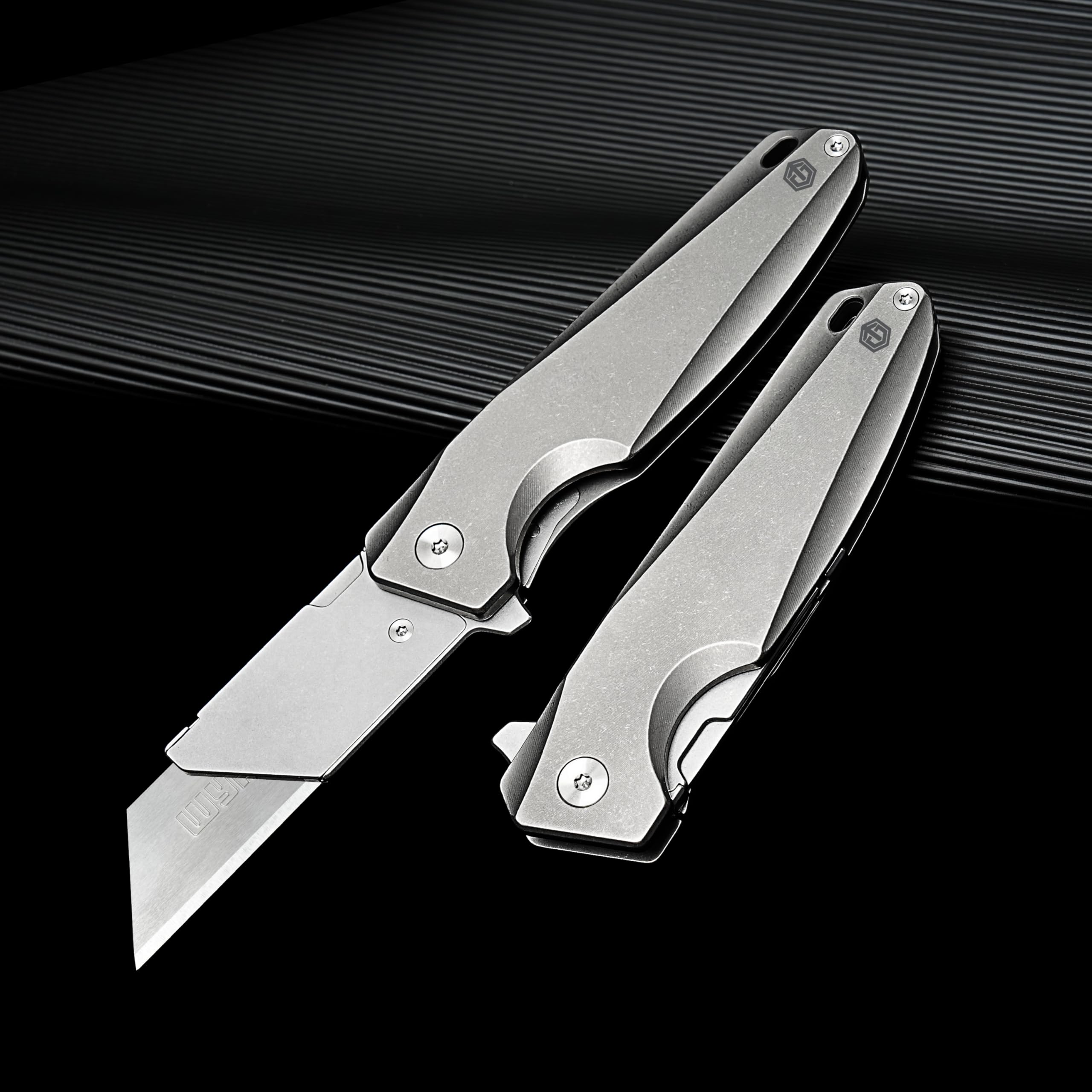 TGZUO Titanium Folding Utility Knife with Clip Mini EDC Box Cutter Flipper Pocket For Outdoor 10pcs Carbon Steel Replacement Blades