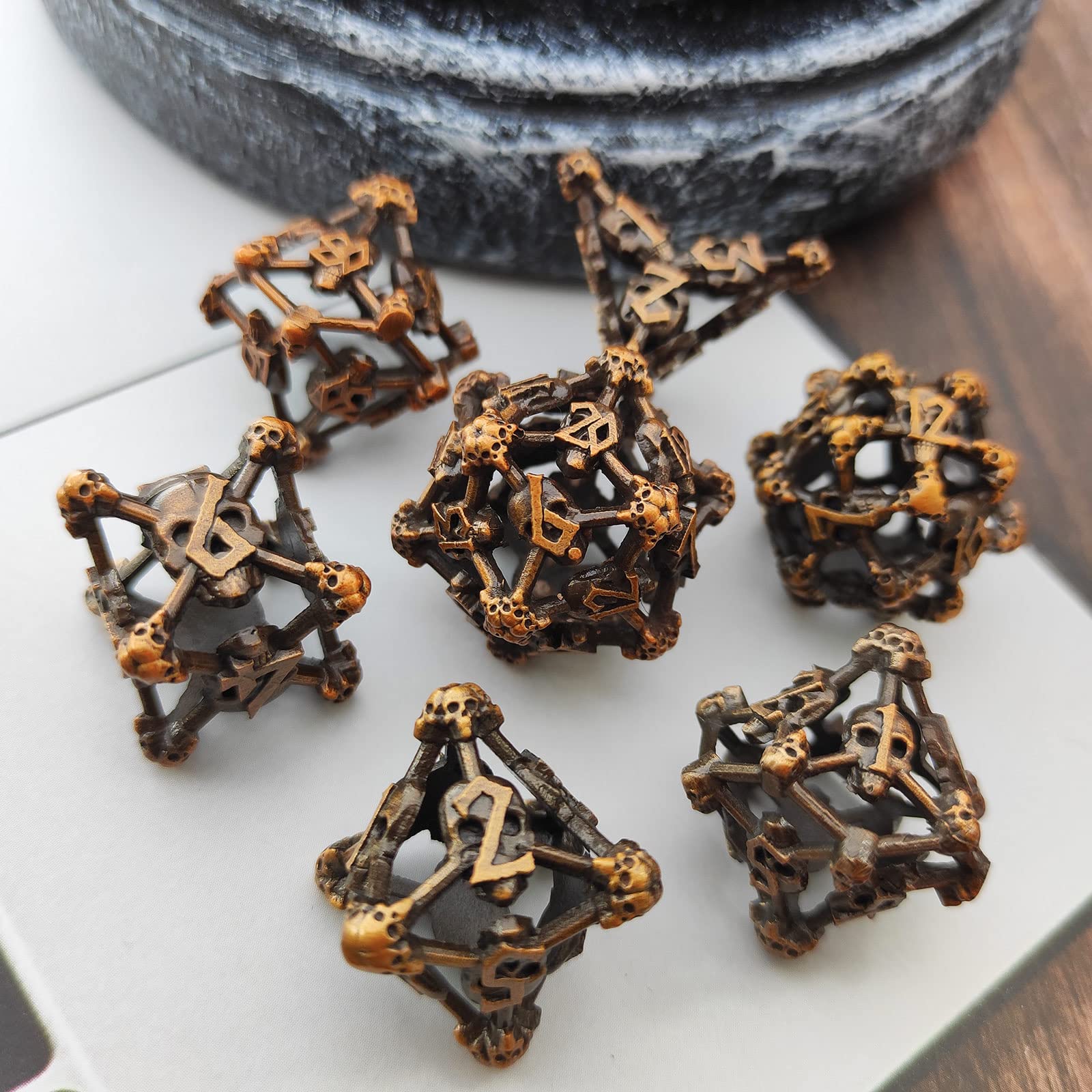 AJKDEUIH DND Dice Set Metal Hollow Skull D&D Dungeons and Dragons Gifts D20 Polyhedral D and D Dice Bag RPG MTG Role Playing Pathfinder Table Card Games Accessories -bloodstain