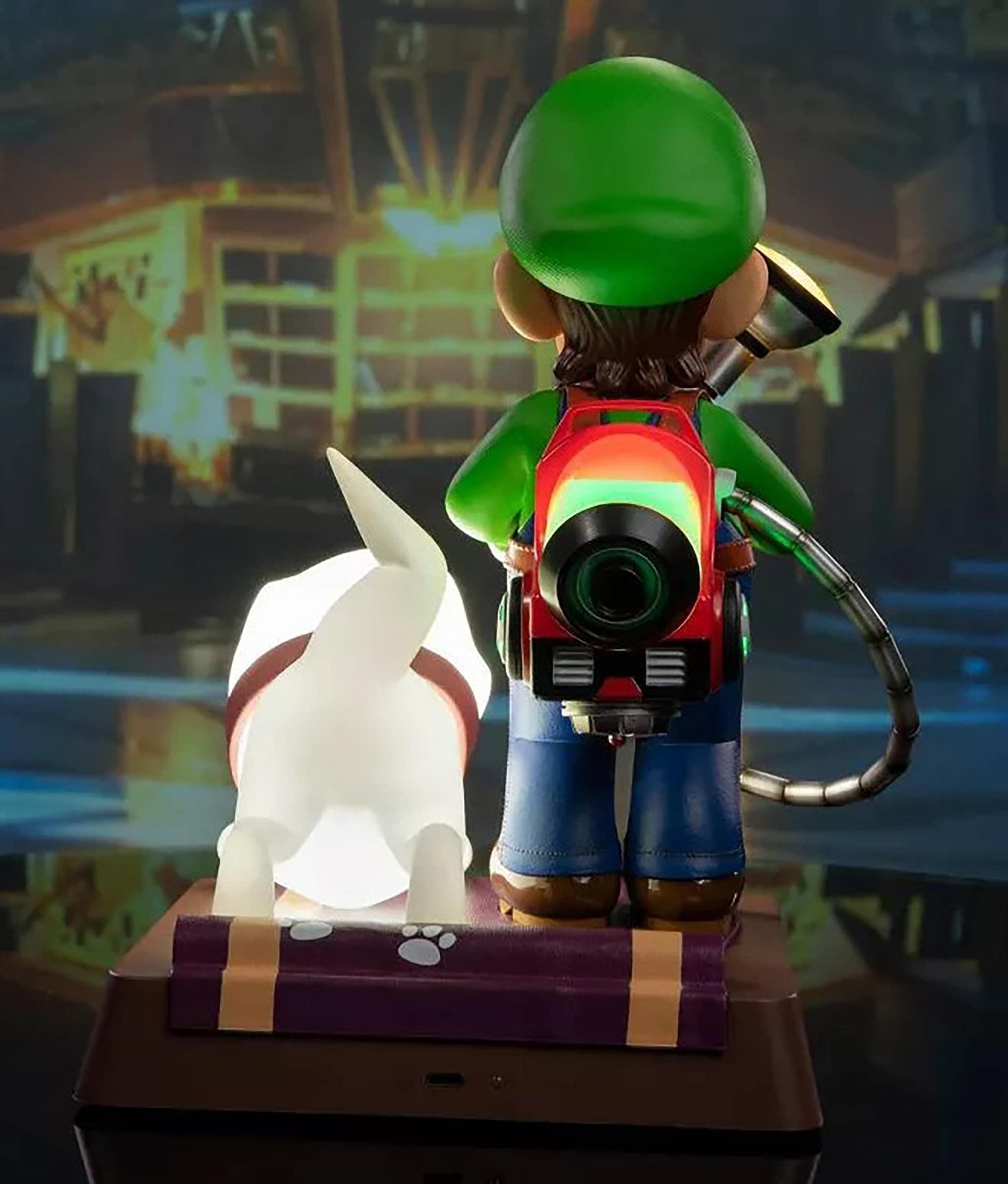 First 4 Figures Luigis Mansion 3 Luigi and Polterpup 9-Inch PVC Collector Edition Statue, Green
