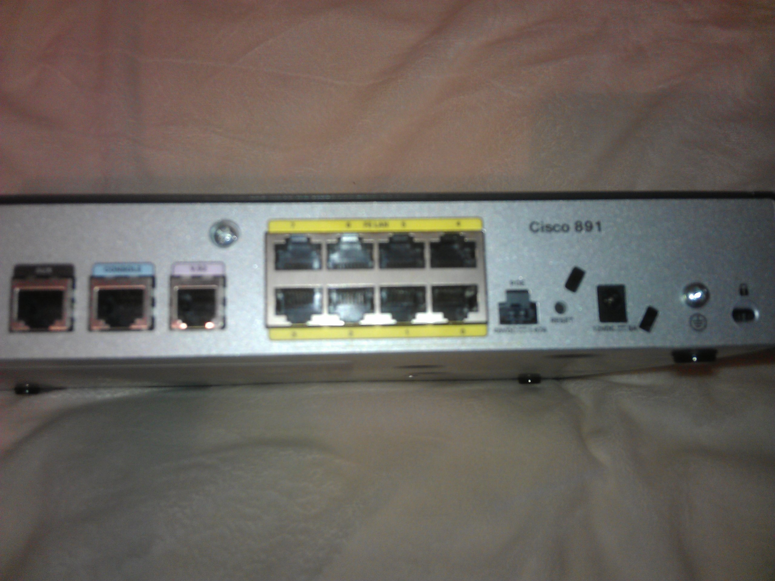 Cisco CISCO891-K9 891 Gigabit Ethernet Security Router (Renewed)