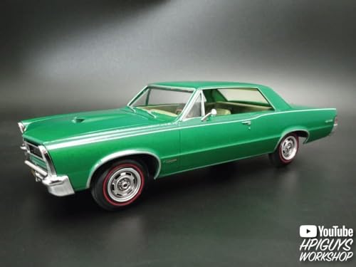 AMT 1965 Pontiac GTO Hardtop Craftsman Plus 1:25 Scale Model Kit