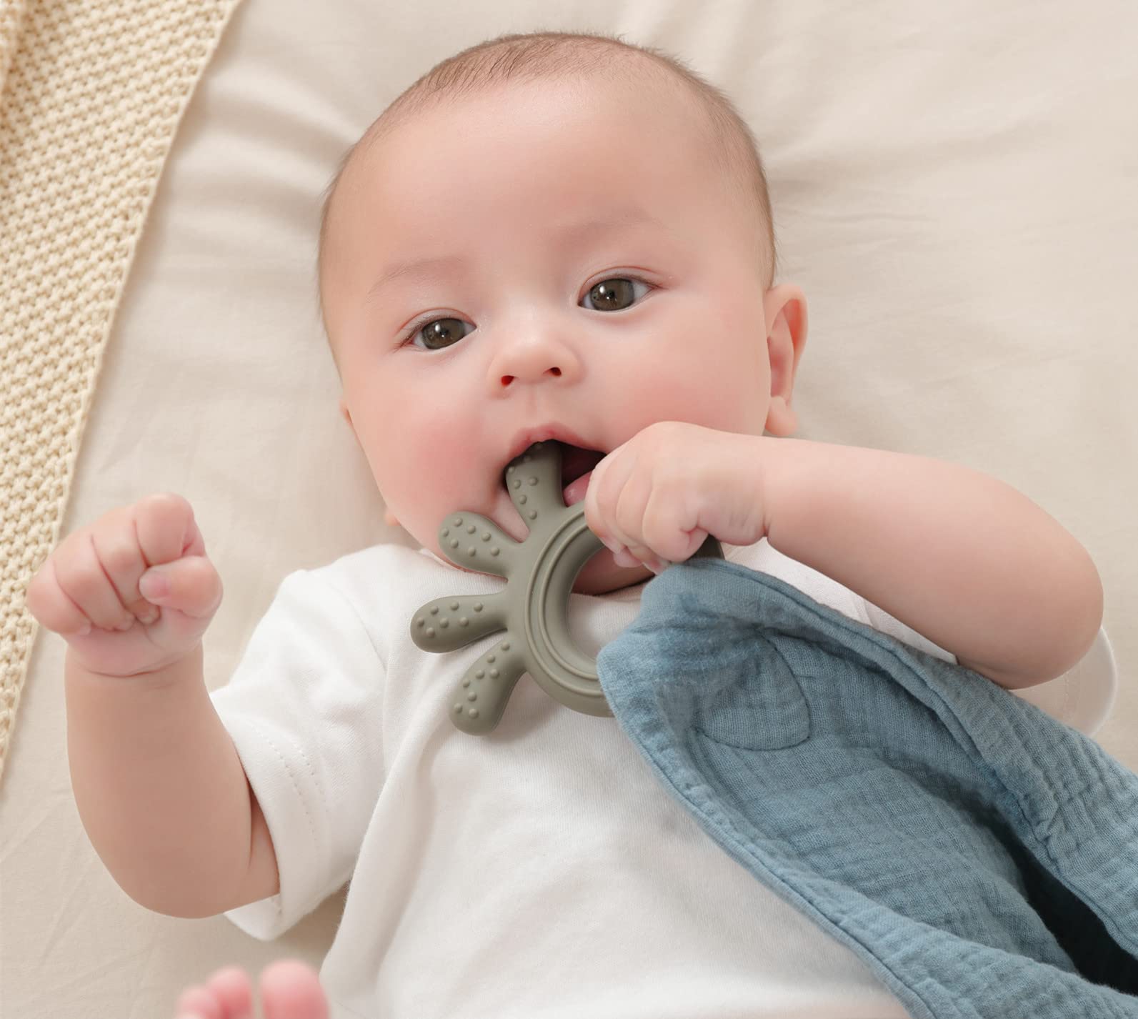 Baby Muslin Security Blanket with Food Grade Silionce Teether,Soothe Teething Toy for Boys and Girls,100% Polyester (Pink)