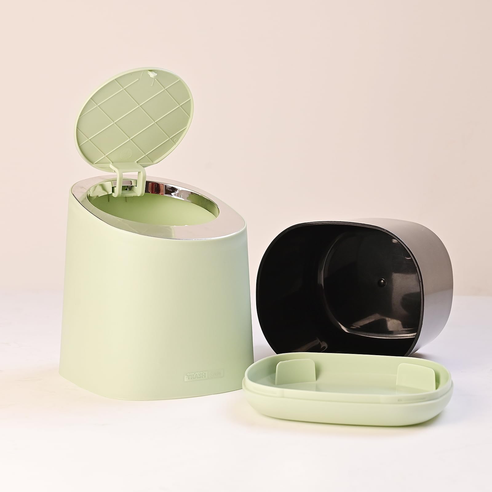 hocieiney Green Mini Trash Can, Desktop Trash can, Removable Small grabage can, Tiny Plastic Little Trash can gor Living Room,Press-Type Countertop Wastebasket with Lid.
