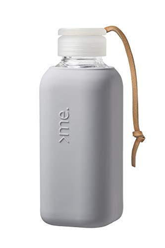 SQUIREME. Y1 Borosilicate Glass Water Bottles, Clear Bottle, Reusable, BPA Free, Tumbler, Dishwasher Safe, Drink Container, Silicone Sleeve, Easy-Off Lid, Hot and Cold Liquid, Concrete Grey 20oz