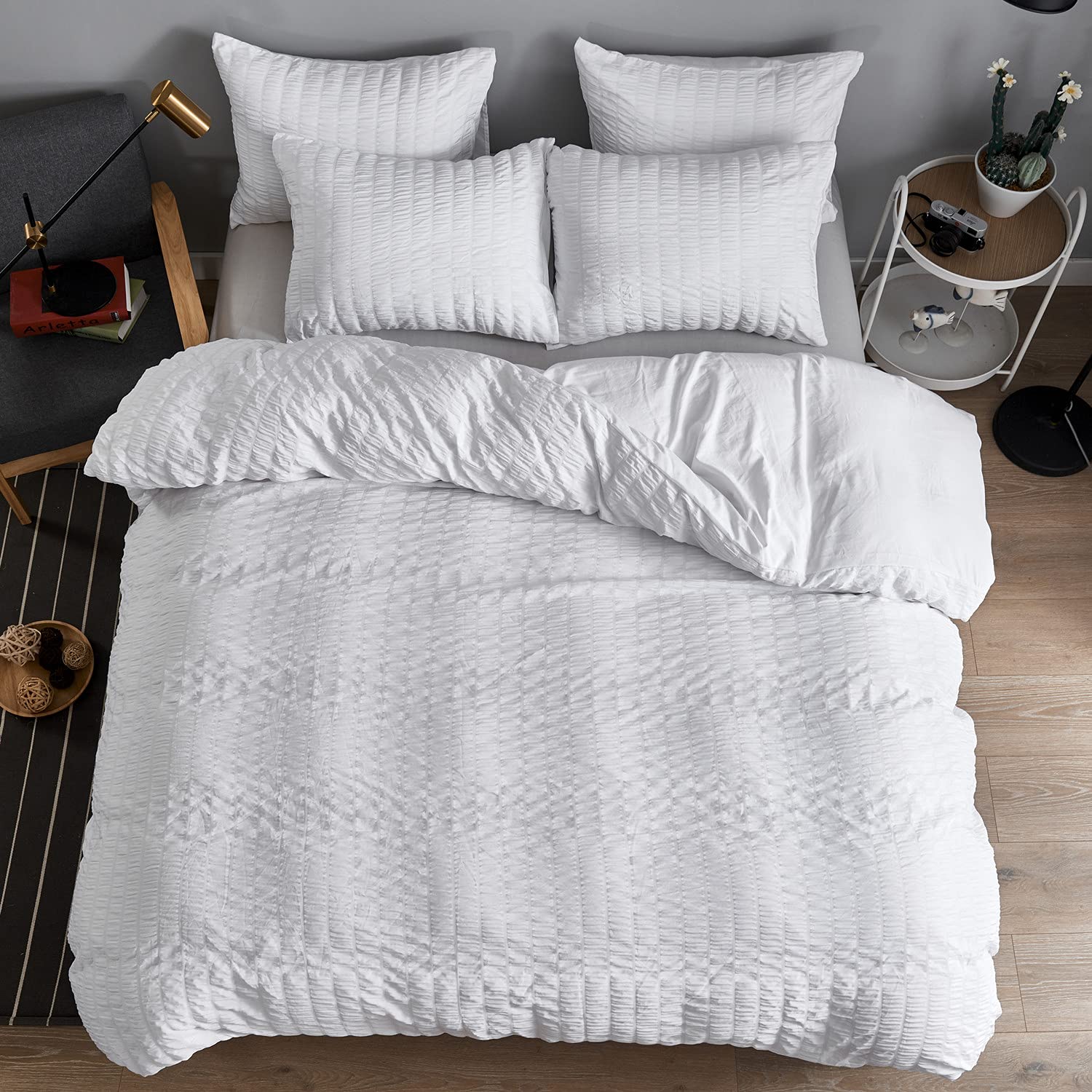 BEDCOLOR Duvet Cover Twin Size - Reversible Seersucker Texture Duvet Cover Set with Zipper Closure, White Bedding Set, 2 Pieces, 1 Duvet Cover 68"x90" with Inner Ties and 1 Pillowcase 20"x26"