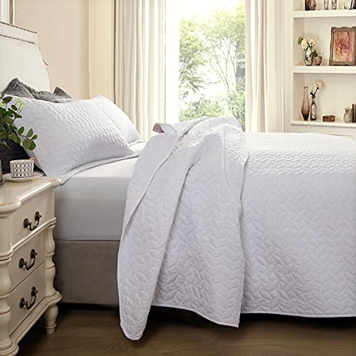 Hygge Hush Summer Quilt Set, King Size Pure White Leaves Pattern 3 Pieces Quilt Set, Oversized Modern Style Bedspread Set for All Season (1 Quilt & 2 Pillow Shams)