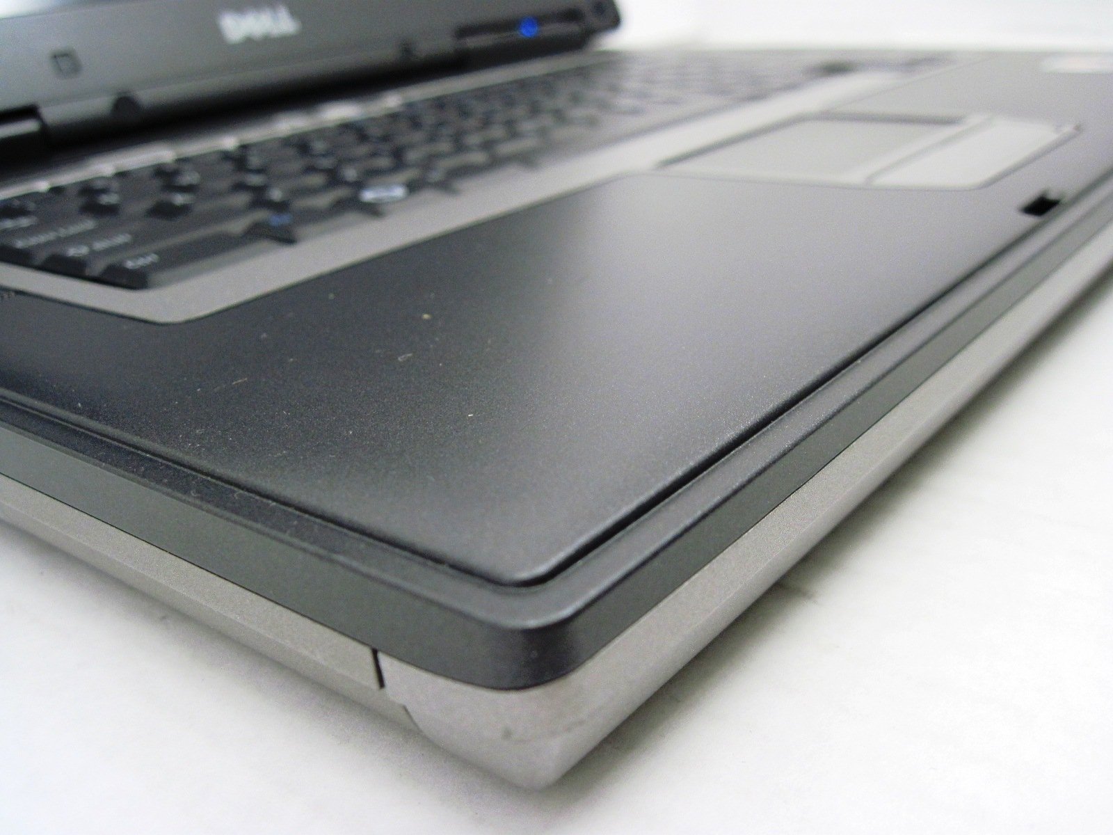 DELL Latitude D531 Laptop with 1.8GHz Dual Core CPU, 2GB RAM, 80GB Hard Drive, DVD/CDRW Optical Drive, Built-In Wifi, and Windows Vista Business
