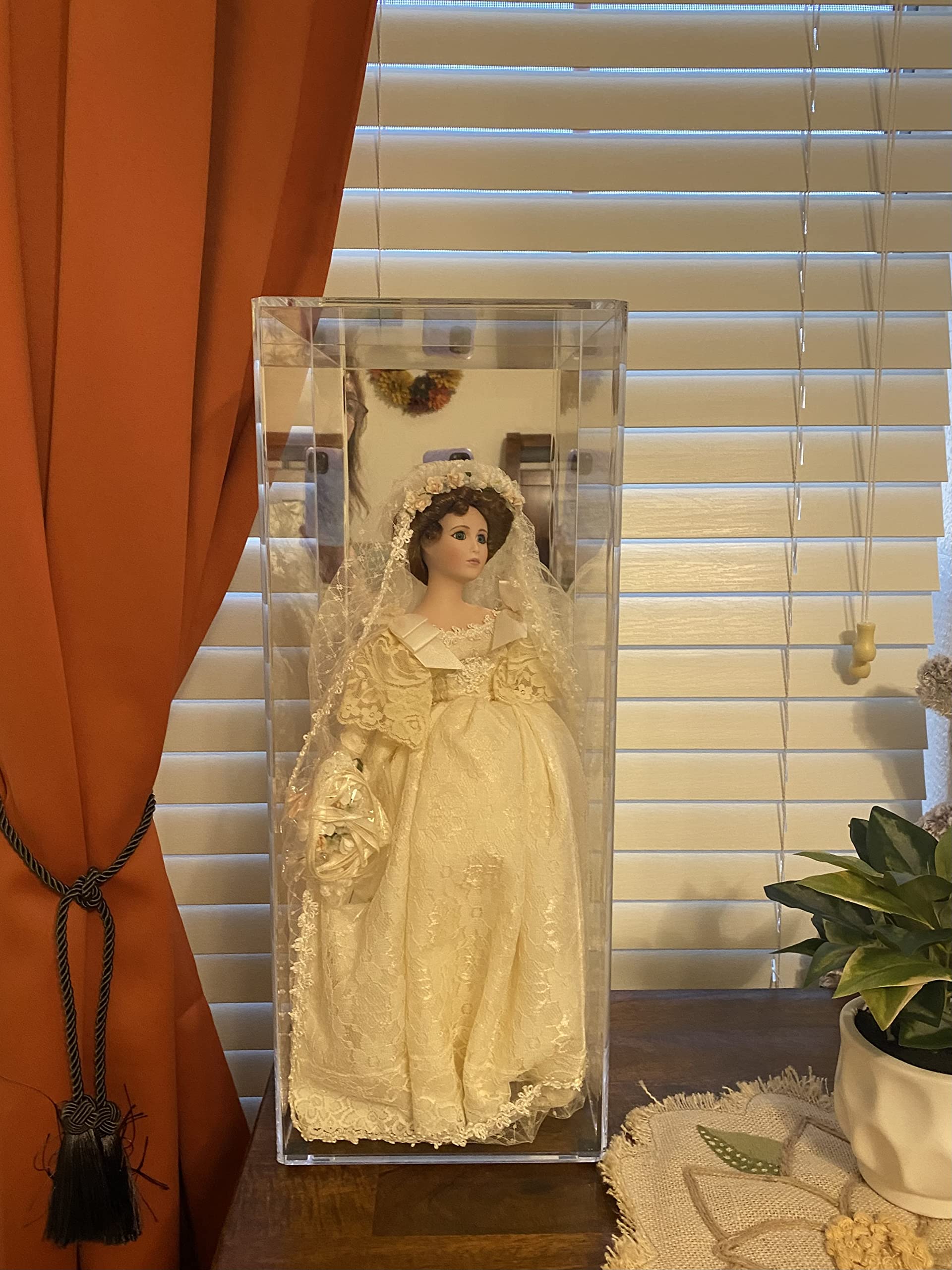 Better Display Cases Clear Acrylic Table Top Figurine Display Case with Mirror for Doll Bobblehead Action Figure or Collectible Toy Figure (A085-MB)