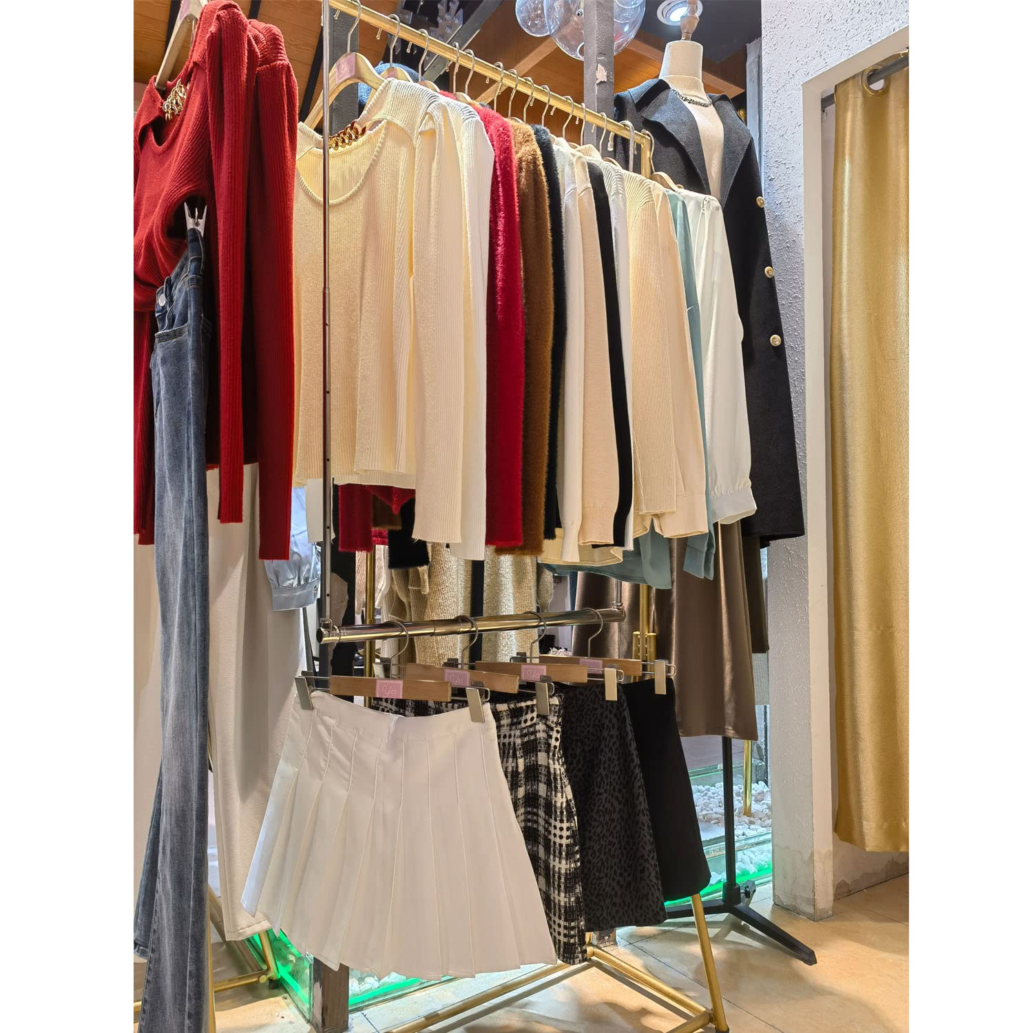 HDbonemu Closet Hanging Rod, Adjustable Width and Height Space-Saving Clothes Hanging Bar, 1 Pack Chrome