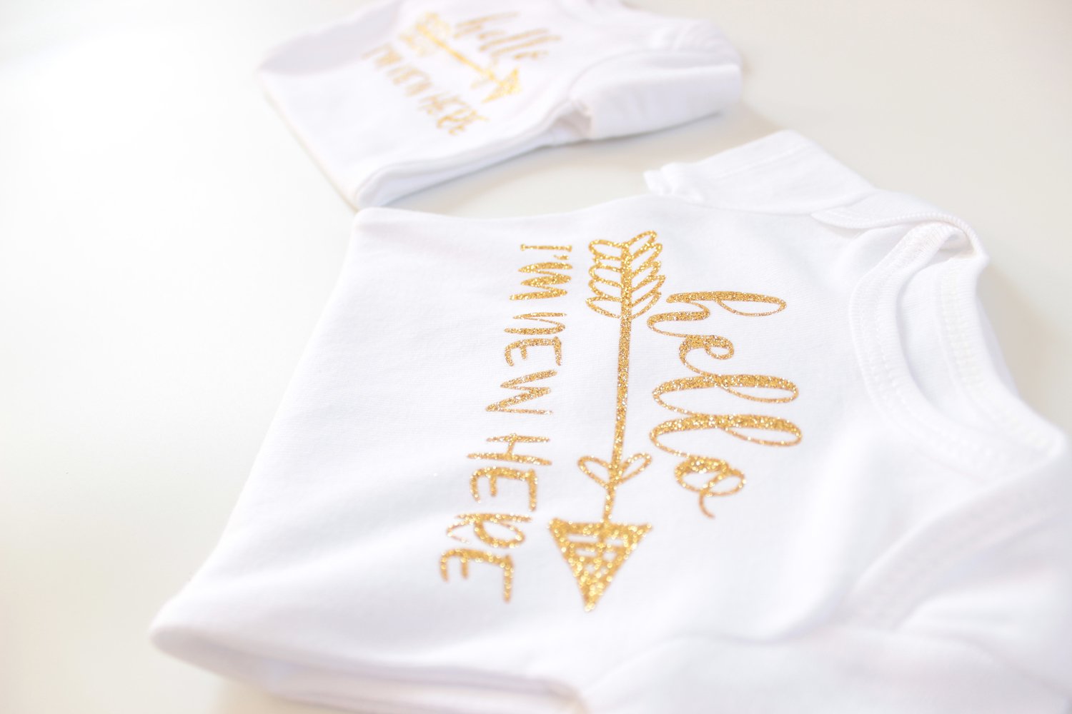 OoSweetCharlotteoO Newborn Baby Girl Coming Home Outfit Hello I am New here Bodysuits 3pcs (Newborn) (Newborn, Peach Short Sleeve)