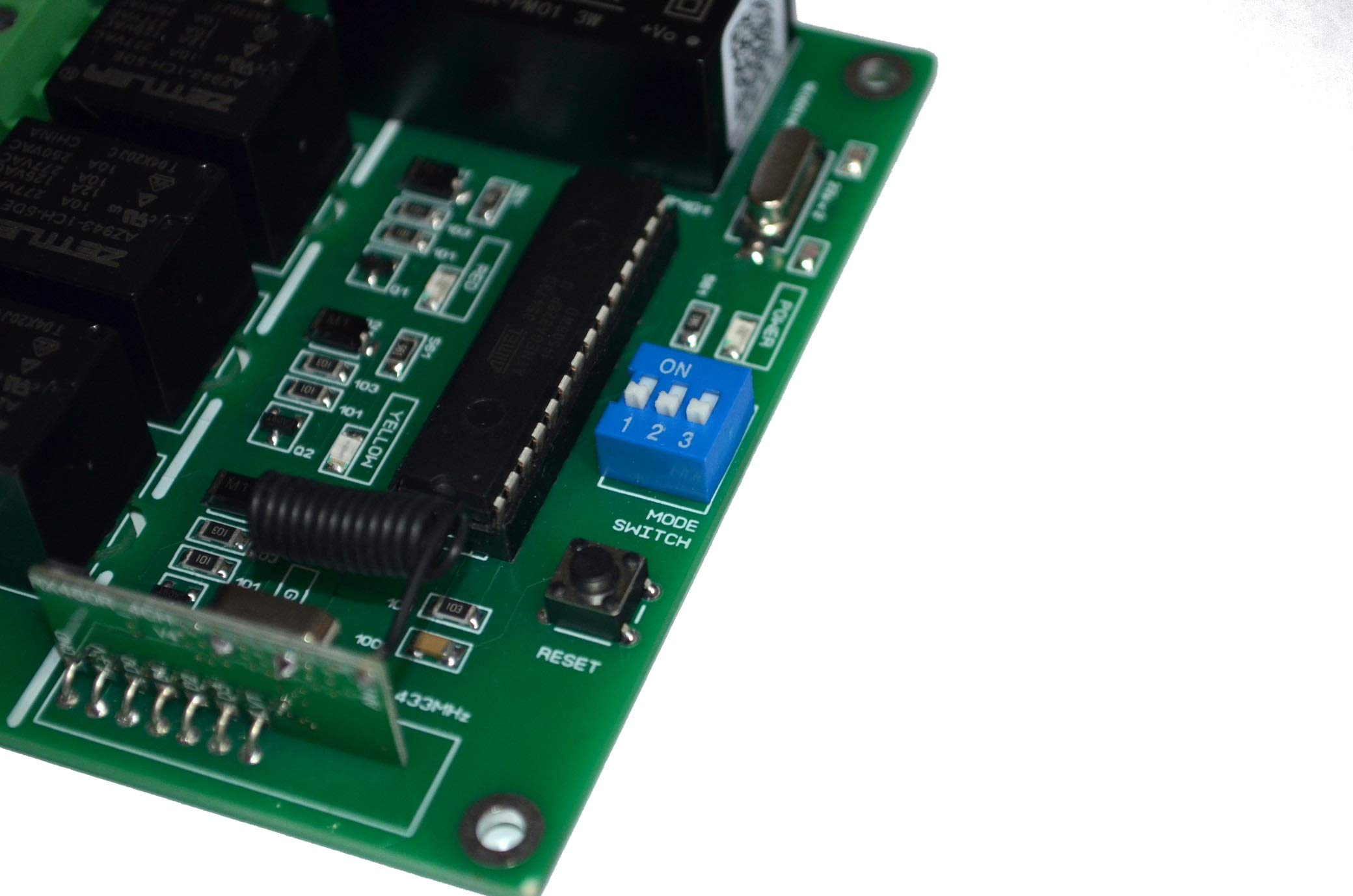 RC Remote 3 Channel Traffic Light Signal Controller/Sequencer/System Controllable by Remote Railroad Compatible AC Voltage 100V-240V 50/60HZ. DC V Up to 100V Bonus Pedestrian and Beacon Mode