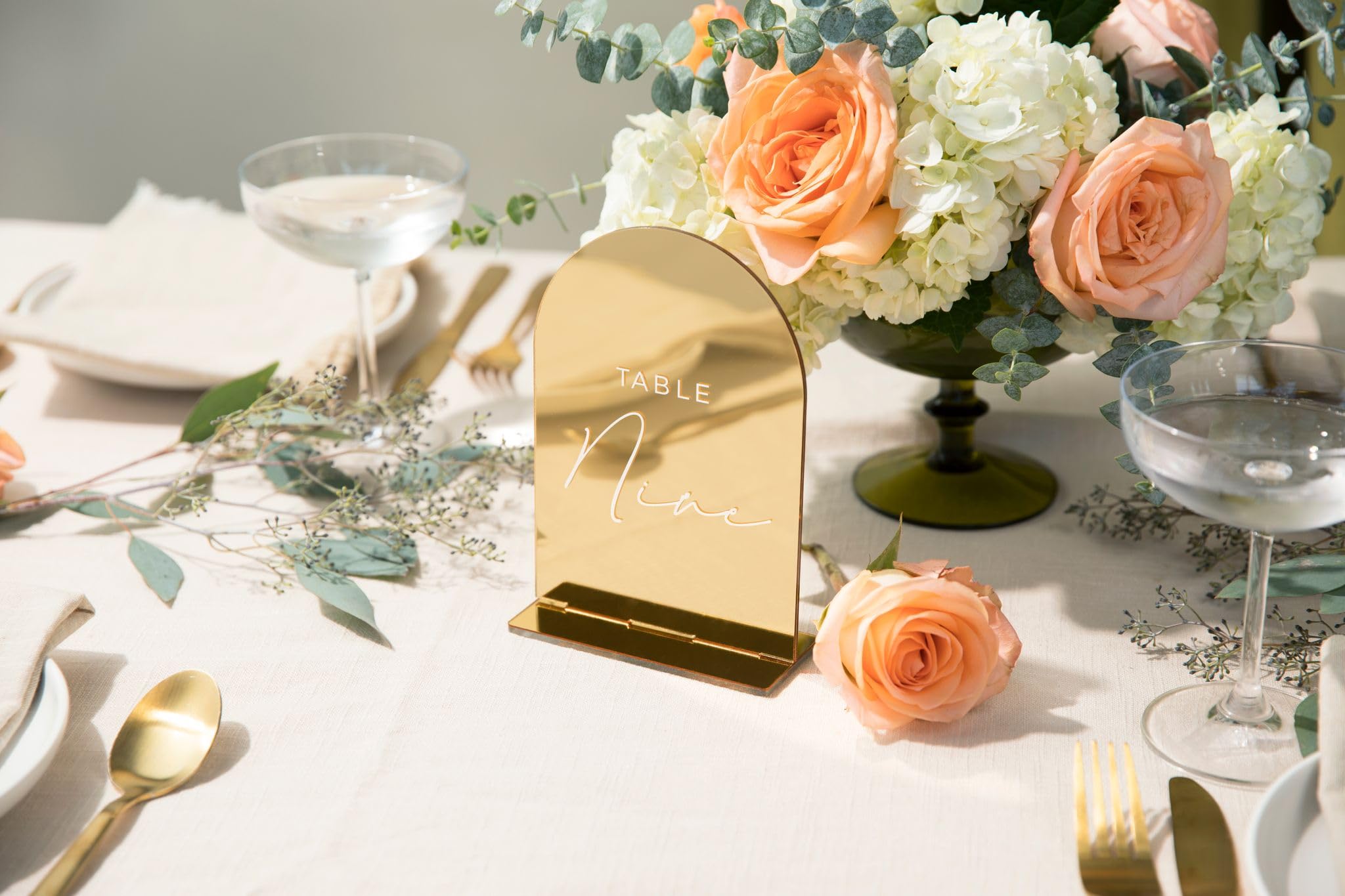 daphie&mae Gold Table Numbers - Double Sided Acrylic Mirrored Wedding Table Numbers for Wedding Reception, Engagement - 4.7 x 6.7 Inches (Double Sided 1-20)