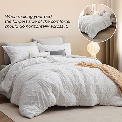 Bedsure Boho Comforter Set King - White Tufted Shabby Chic Bedding Comforter Set for All Seasons, 3 Pieces Western Comforter Set, Farmhouse Modern Bed Set for Women Men Girls