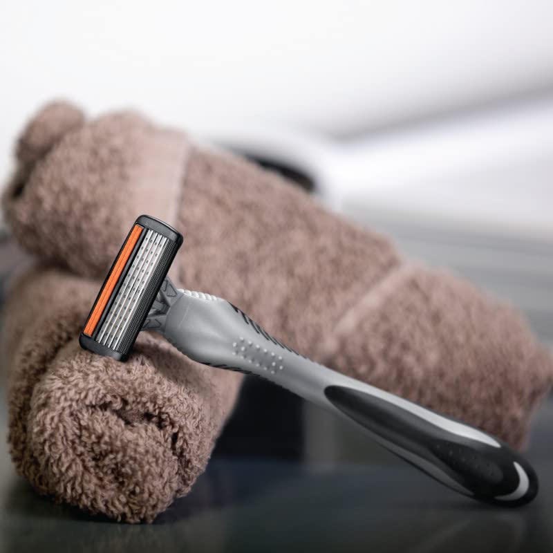 Bic Flex 4 Comfort Men's Razors - Pack of 3 Disposable 4-Blade Razor - with Lubricating Strip for A Smooth And Precise Shave