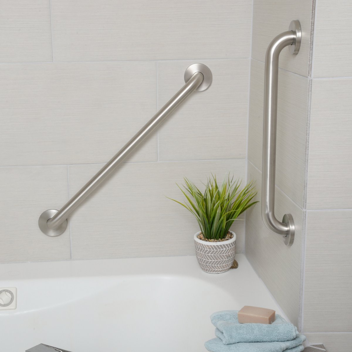 Amazon Basics Bathroom Handicap Safety Grab Bar, 16 Inch Length, 1.25 Inch Diameter, Stainless Steel