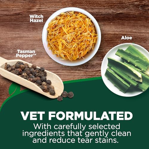 Vet’s Best Eye Cleansing Wipes for Dogs - Tear Stain Remover for Dogs - Easy to Use and Paraben Free - Aloe Vera & Witch Hazel - 50 Count