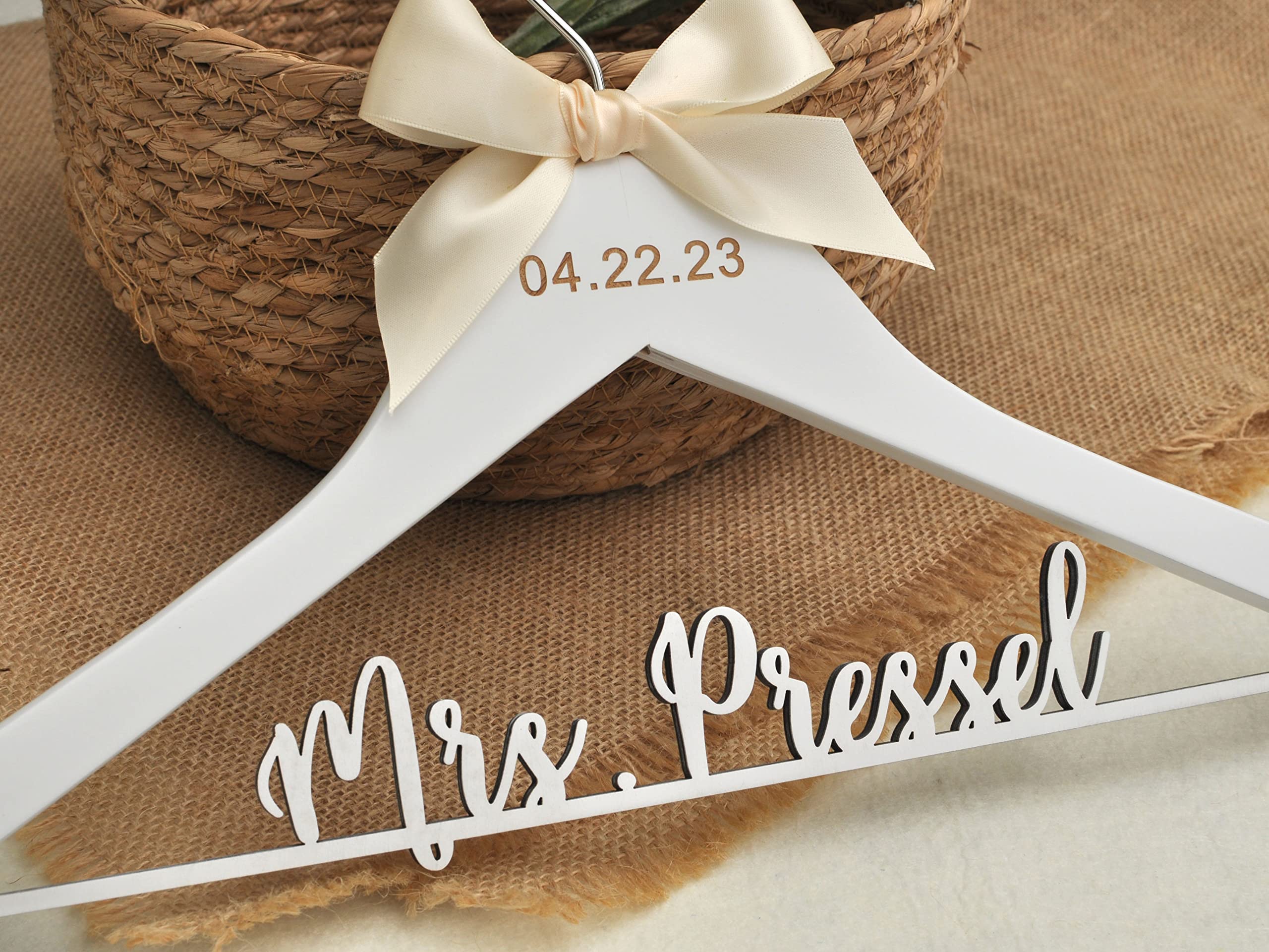 Bride Hanger, Wedding Hanger, Wedding Gift, Personalized Bride Hanger, Honor Maid, Bridesmaid, Doctor, Graduation Dress Hanger