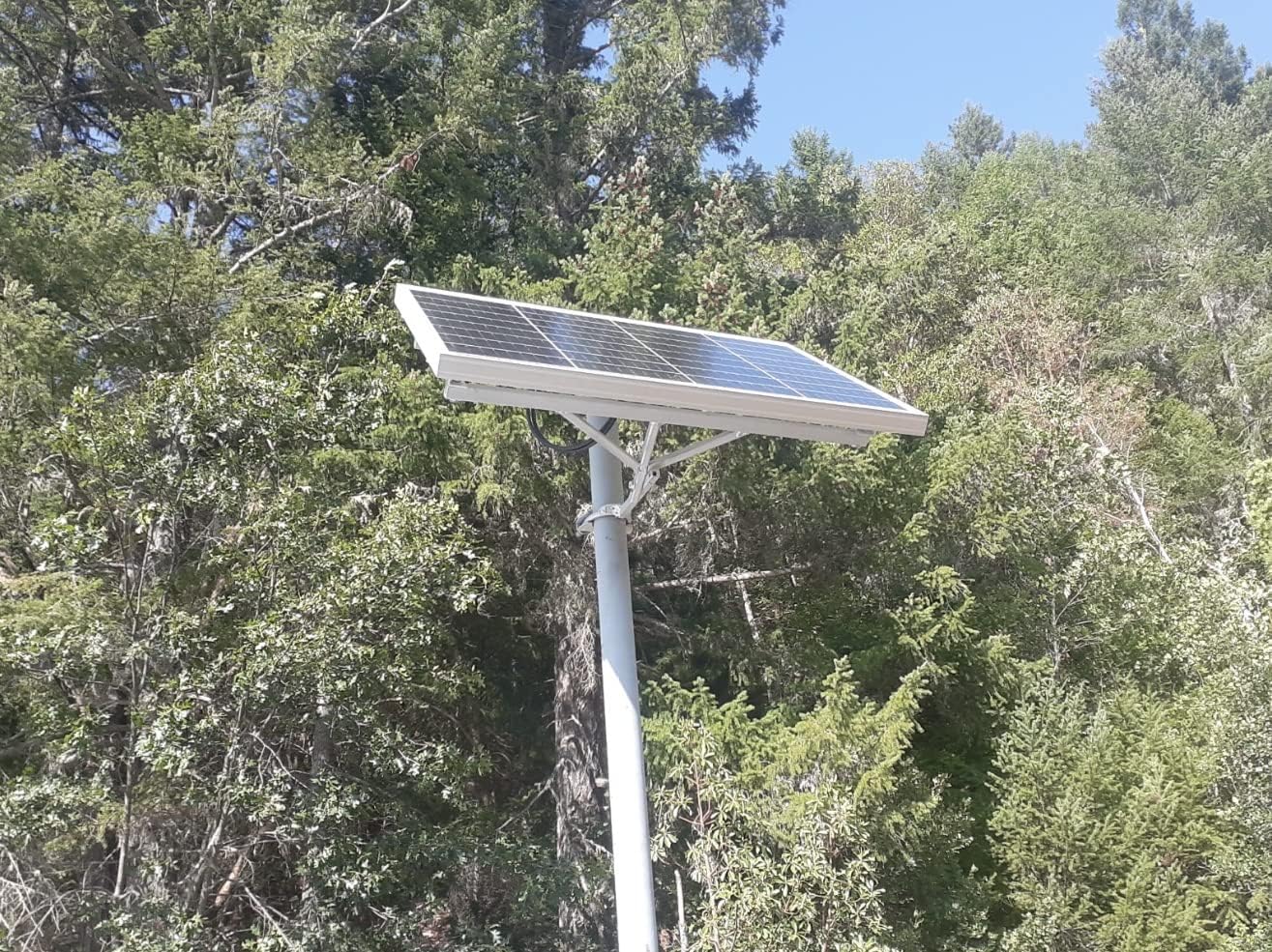 Amtrak Solar Powerful 50-Watt Solar Roof, Attic, Ventilation Exhaust Fan it Quietly Cools Your House, Garage, RV or Boat Waterproof, Plug & Play (with on/Off Switch, Plug & Play) (50, watts)