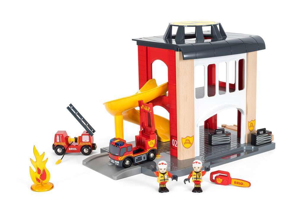 BRIO 33833 World Central Fire Station - Interactive Toy Set with Fire Truck and Accessories | Light and Sound Features | Compatibility with All BRIO Railway Toys | Safety Tested | for Kids Ages 3+
