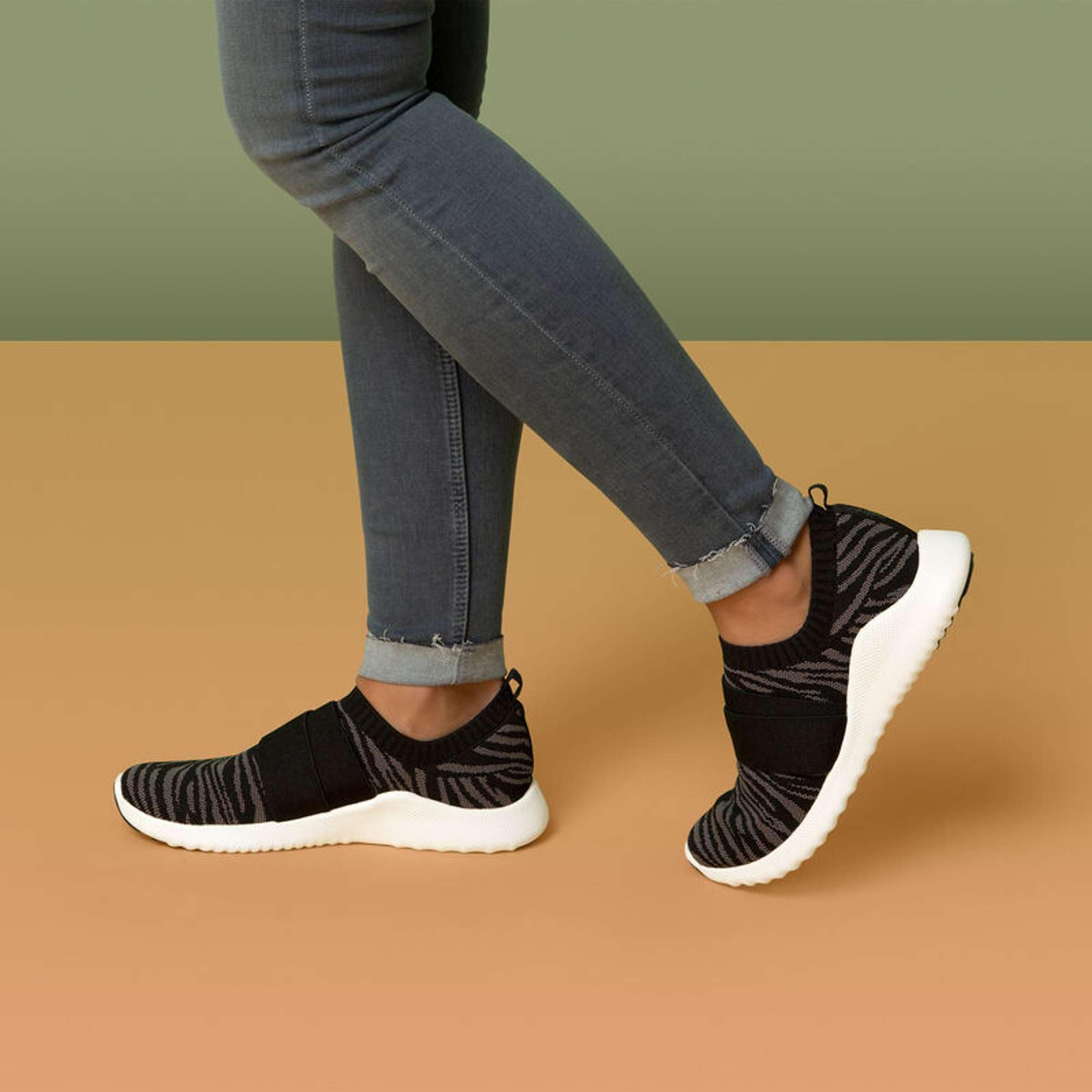 Aetrex Women's Allie Arch Support Sneakers - Plantar Fasciitis Orthopedic Sneakers Camo