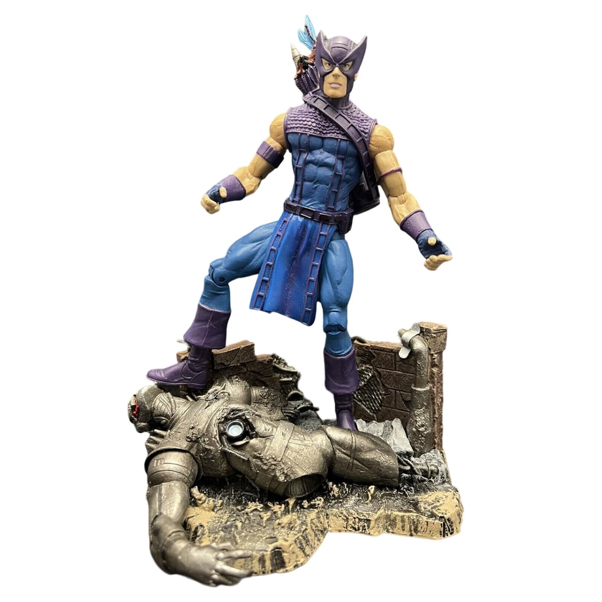 Diamond Select Toys Marvel Classic Hawkeye Action Figure