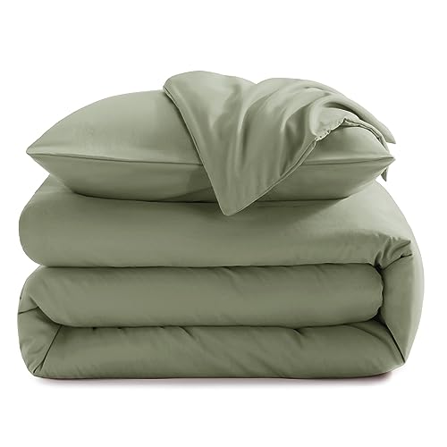 CozyLux Olive Green Comforter Set Full Size, 3 Pieces Solid Breathable Quilted Style Bedding Sets, Luxury Fluffy Soft Microfiber Comforter for All Season(1 Comforter & 2 Pillowcases)