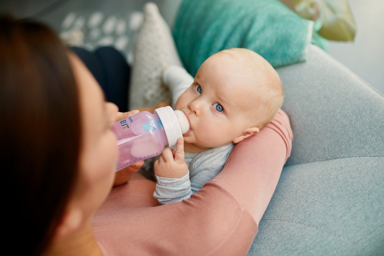 Philips Avent Anti-colic Baby Bottle with AirFree vent 9oz 4pk Pink, SCF404/44