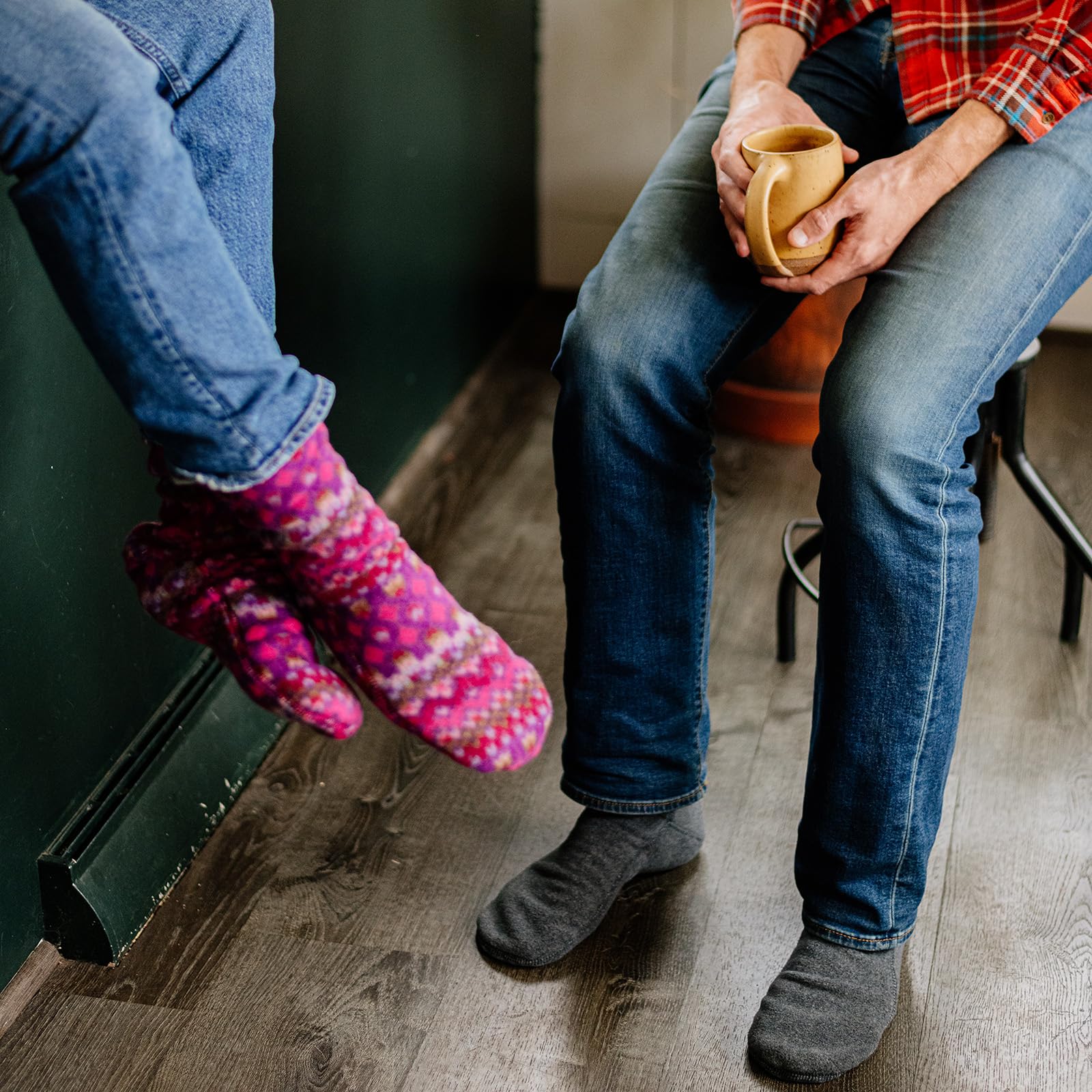 Acorn Mens and Womens Versafit Fleece Sock: Super Soft & Ultra-Warm, Mid-Calf Height, Flat-Flock Seams