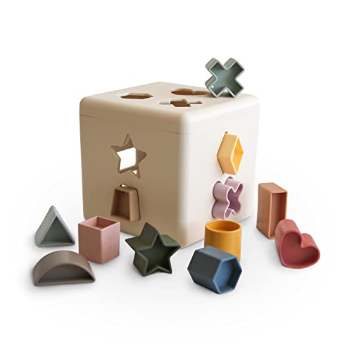 mushie Shape Sorting Box | Educational Learning Toy for Toddlers with 12 Shapes | Made in Denmark (10+ Months)