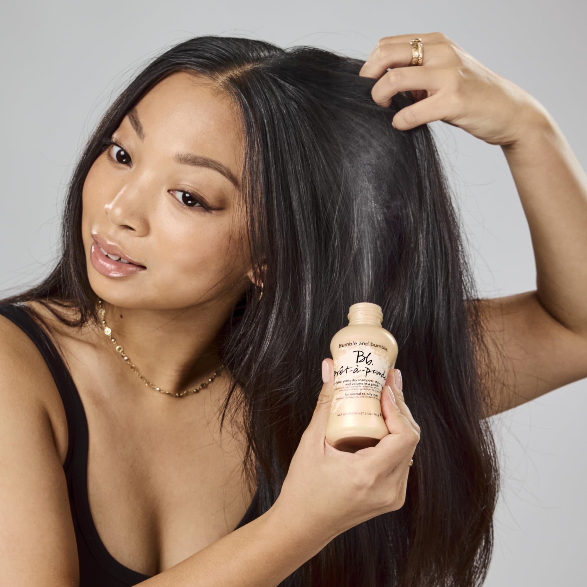 Bumble and bumble. Prêt-à-powder Dry Shampoo Powder | Adds Volume, Texture + Absorbs Oil | Non-Aerosol | Wavy + Straight, 2 Ounce