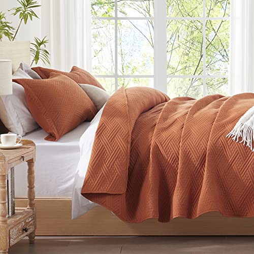 Haglurom Burnt Orange Queen Size Quilt Bedding Set-3 Pieces, Lightweight Soft Microfiber Bedspread/Coverlet-90''x98'' with 2 Pillow Shams, Luxurious Warm Summer Bed Quilt for All Seasons