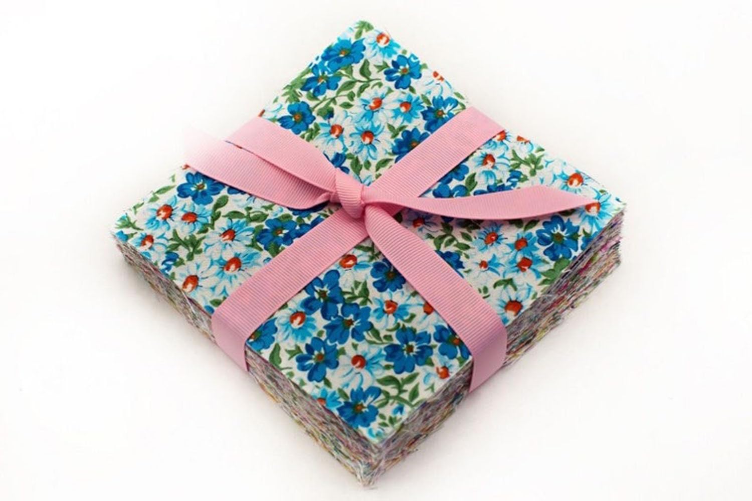 90 Pcs Fabric Strips Cute, Beautiful 100% Cotton Fabric Quilt Squares, Width 5 inch Length 5 inch, Gift Prairie Flower pre-Cut Charm Pack Squares, DIY Blanket