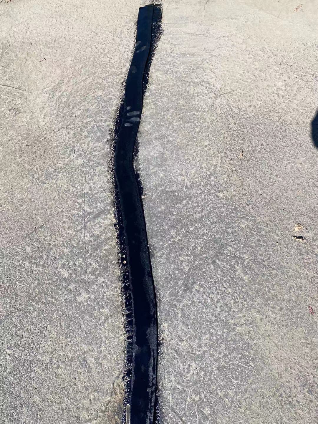 EWT Premium Asphalt Tarmac Parking lot Joint and Crack Sealer Repair Hot-Filler II Tape 2IN x 50 FT Long (3mm Thick)