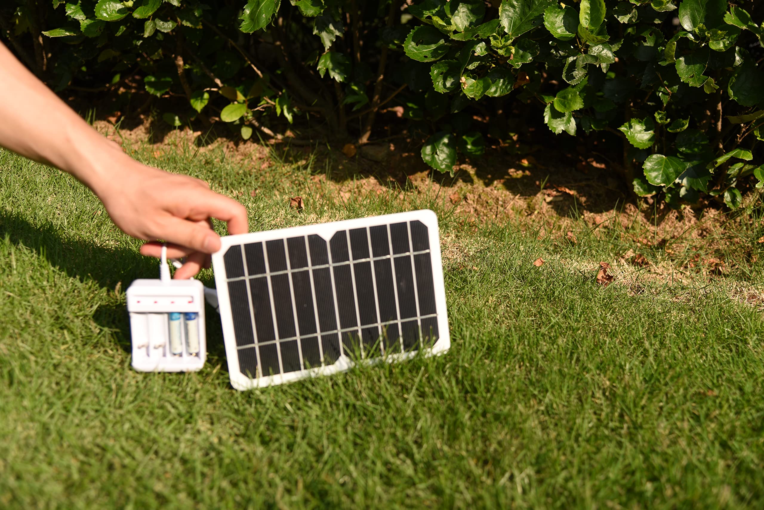 AA & AAA Rechargeable Batteries Solar Charger for 1.2V AA & AAA Batteries with 3 Watt Solar Panel and 4-Bay USB AA & AAA Charger
